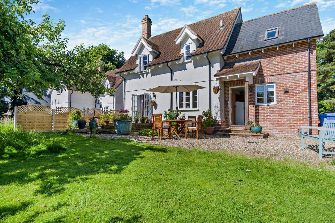 Cottage ∙ 2 Bedrooms ∙ 4 Guests - Suffolk