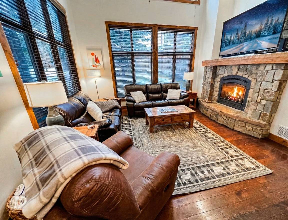 266 M² Condo ∙ 3 Bedrooms ∙ 12 Guests - Whitefish, MT