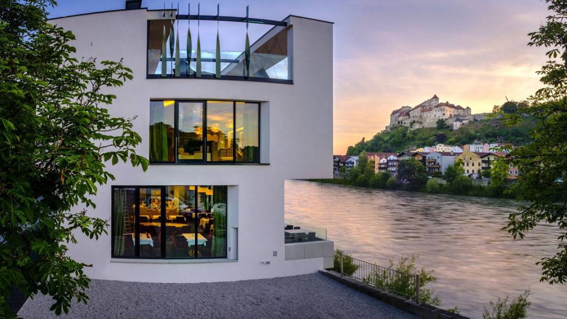 Hotel ∙ 1 Guest - Burghausen