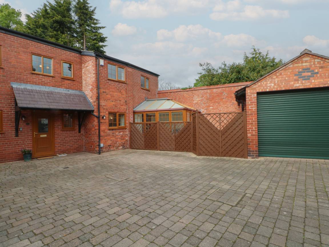 Cottage ∙ 2 Bedrooms ∙ 4 Guests - Wrexham