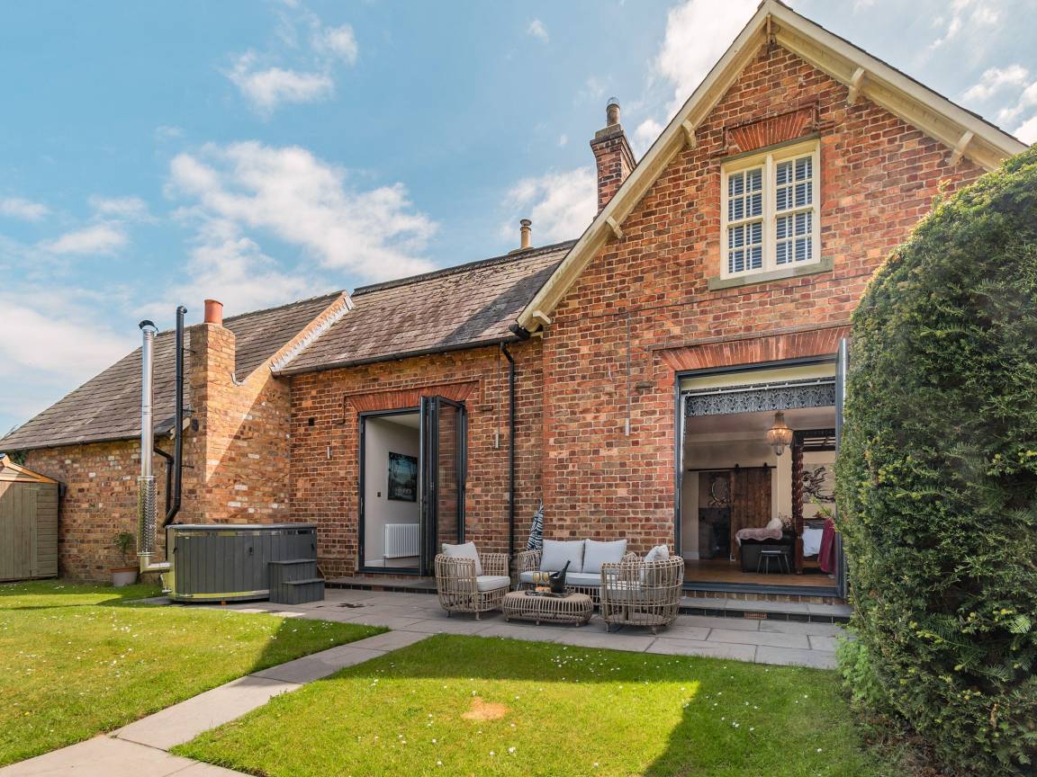 Cottage ∙ 2 Bedrooms ∙ 4 Guests - Scarborough