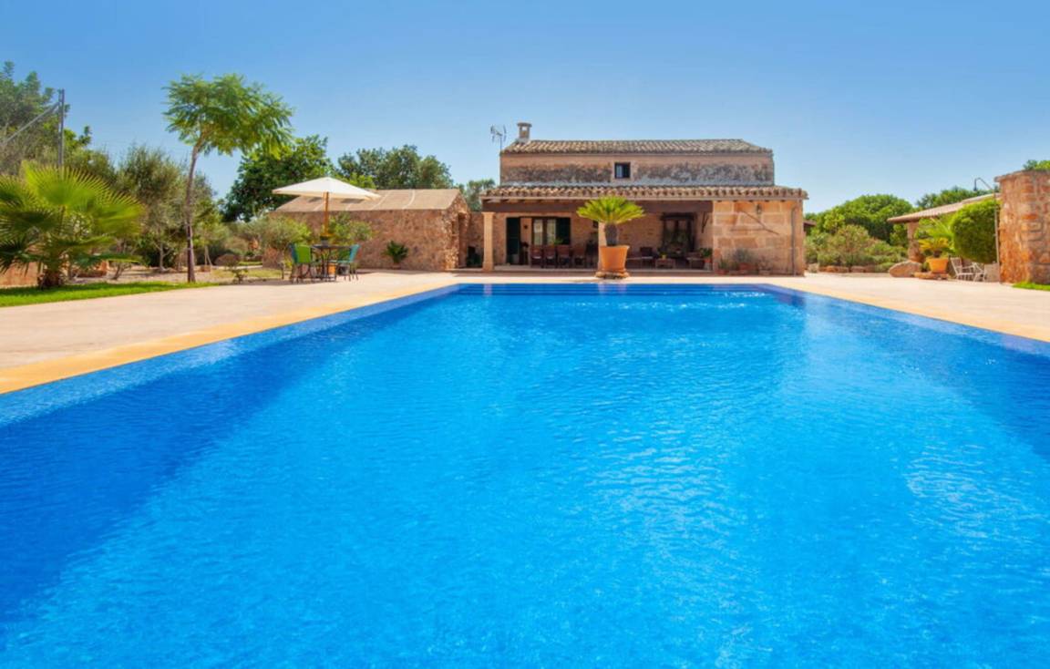 310 M² Finca ∙ 4 Schlafzimmer ∙ 8 Gäste - S’Arenal