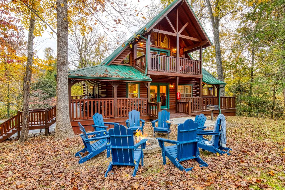 Apartment ∙ 5 Bedrooms ∙ 16 Guests - Gatlinburg, TN