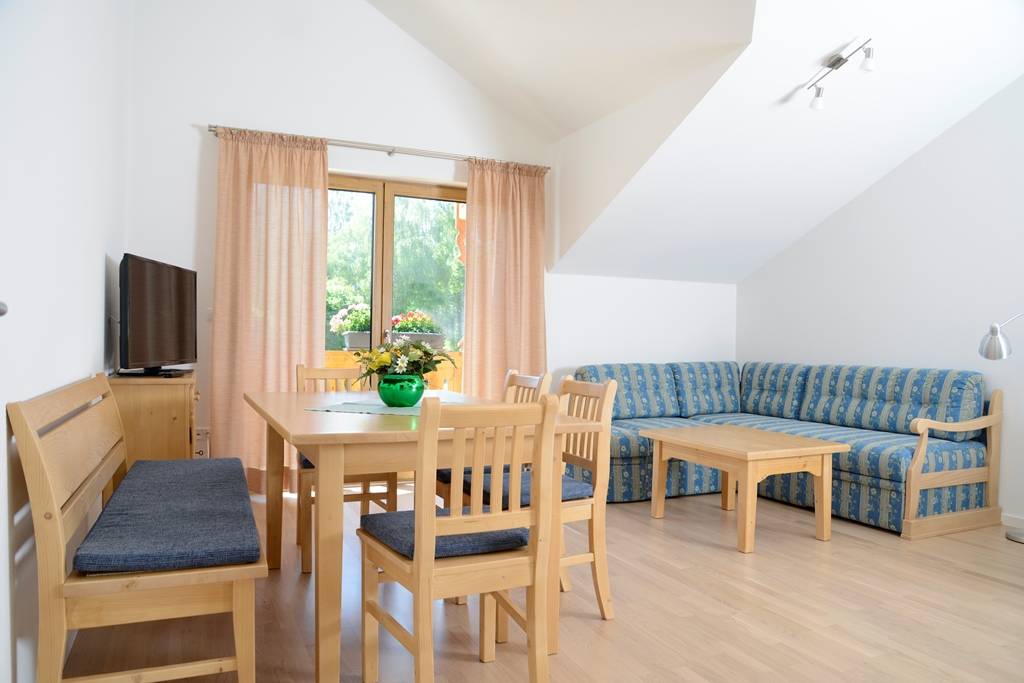 90 M² Ferienwohnung ∙ 2 Schlafzimmer ∙ 6 Gäste - Prien am Chiemsee