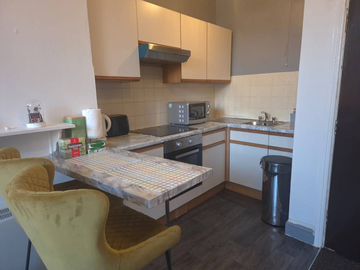74 M² Apartment ∙ 2 Bedrooms ∙ 4 Guests - Wolverhampton