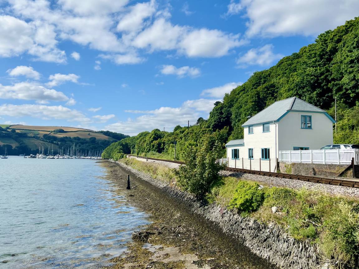 Cottage ∙ 4 Bedrooms ∙ 8 Guests - Dartmouth