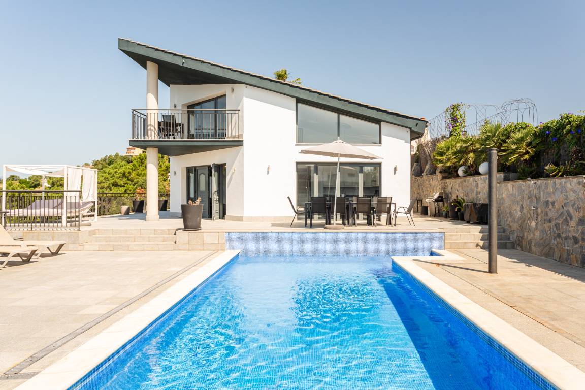 220 M² Maison De Vacances ∙ 5 Chambres ∙ 10 Personnes - Blanes