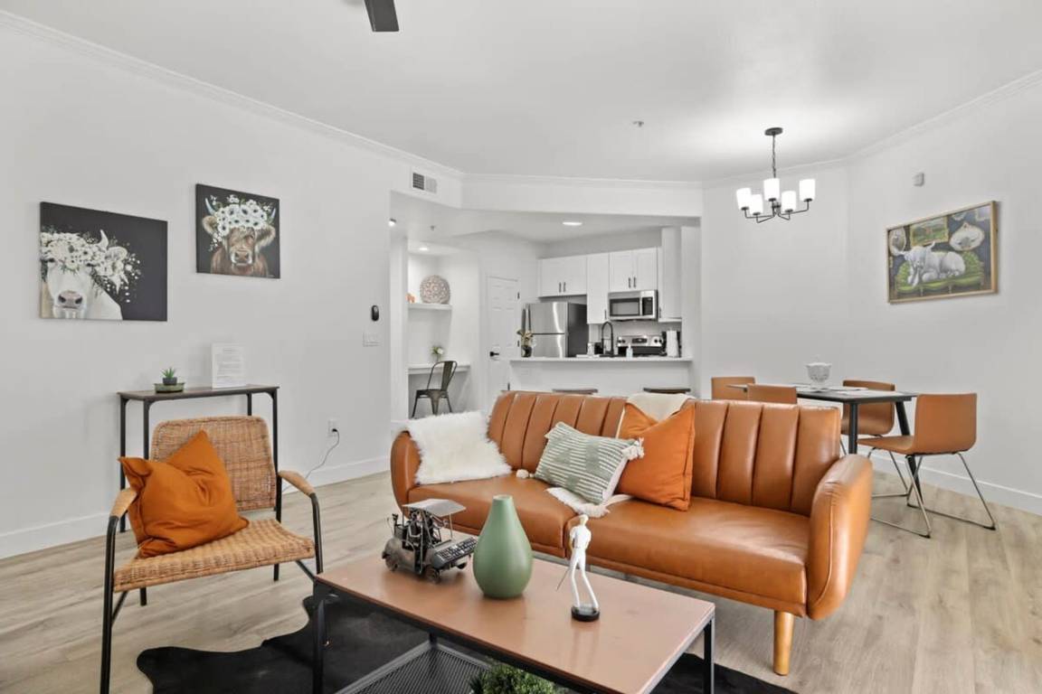 Apartment ∙ 3 Bedrooms ∙ 7 Guests - Glendale, AZ