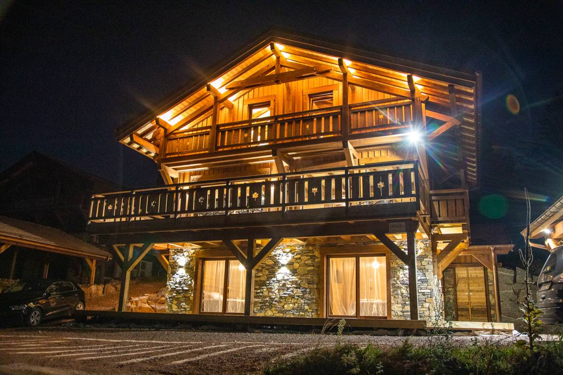 170 M² Chalet ∙ 5 Chambres ∙ 12 Personnes - 