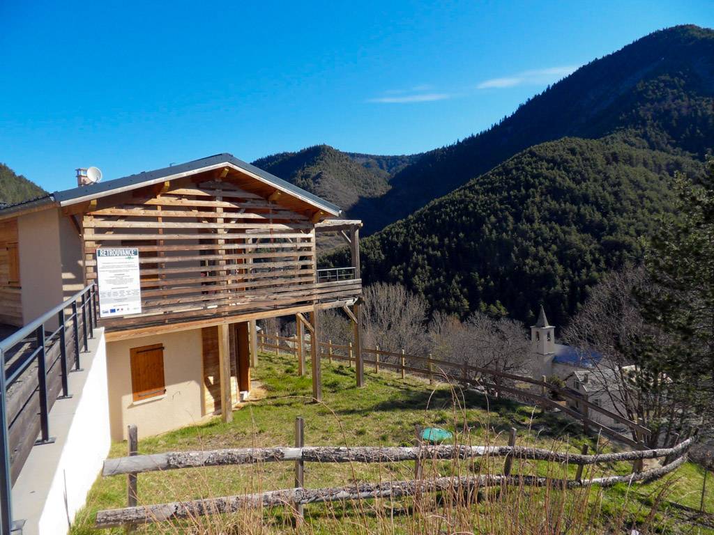 158 M² Gîte ∙ 7 Chambres ∙ 14 Personnes - Seyne