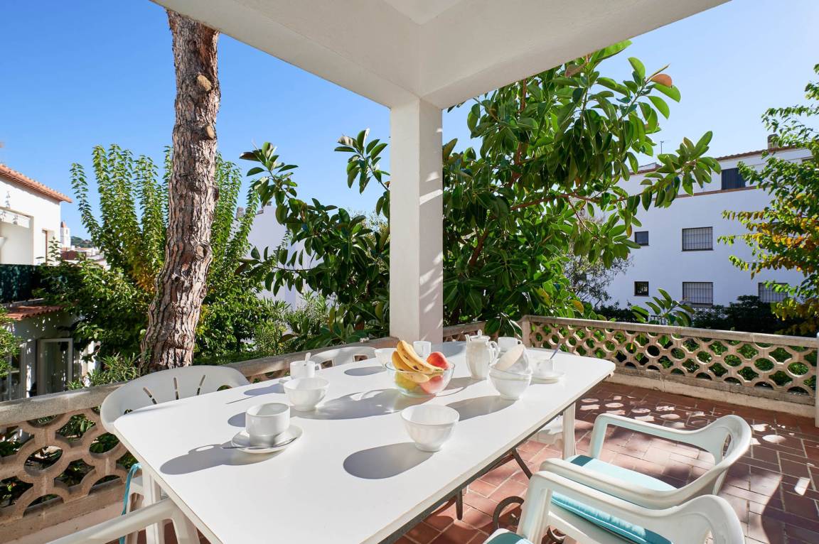 84 M² Apartment ∙ 3 Bedrooms ∙ 6 Guests - Llafranc