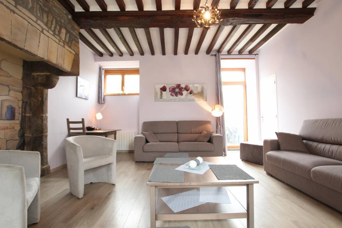 172 M² Gîte ∙ 4 Chambres ∙ 12 Personnes - Saint-Germain-sur-Ay
