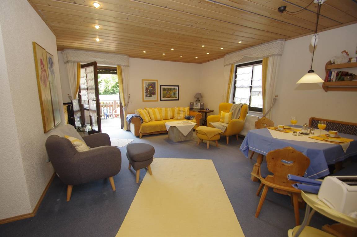 70 M² Apartment ∙ 2 Bedrooms ∙ 4 Guests - Fulda