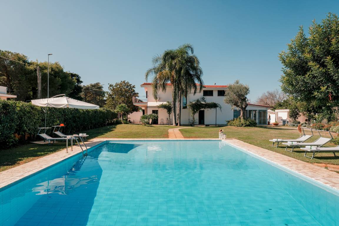 245 M² Villa ∙ 4 Bedrooms ∙ 10 Guests - Ugento