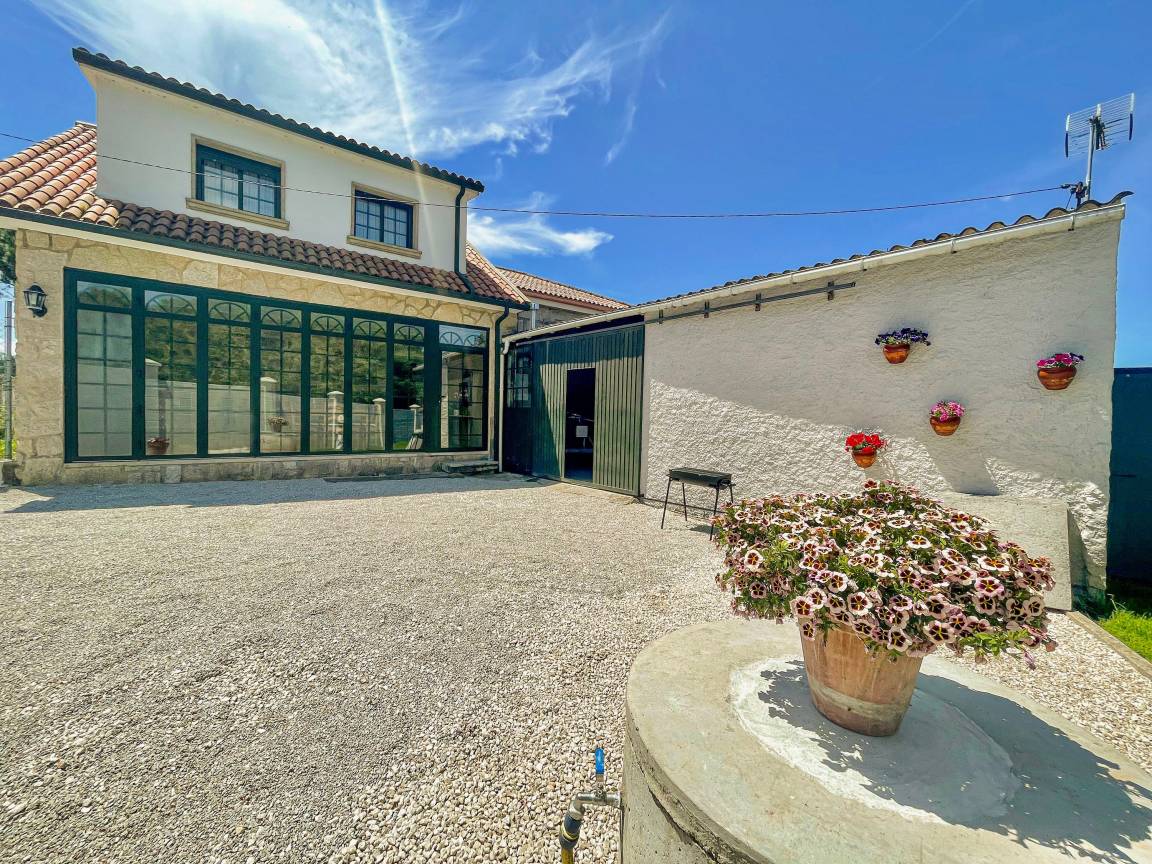 80 M² Ferienhaus ∙ 3 Schlafzimmer ∙ 5 Gäste - Barro