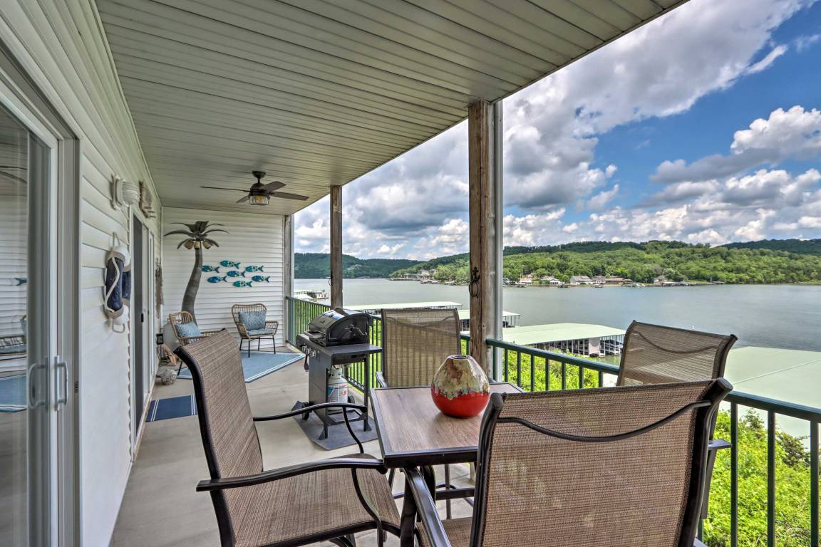 134 M² Apartment ∙ 3 Bedrooms ∙ 6 Guests - Camdenton, MO