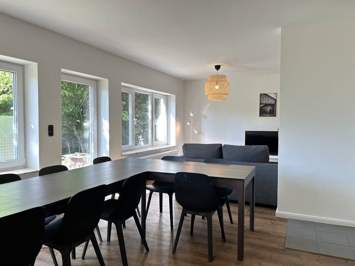180 M² Ferienwohnung ∙ 5 Schlafzimmer ∙ 10 Gäste - Reinbek