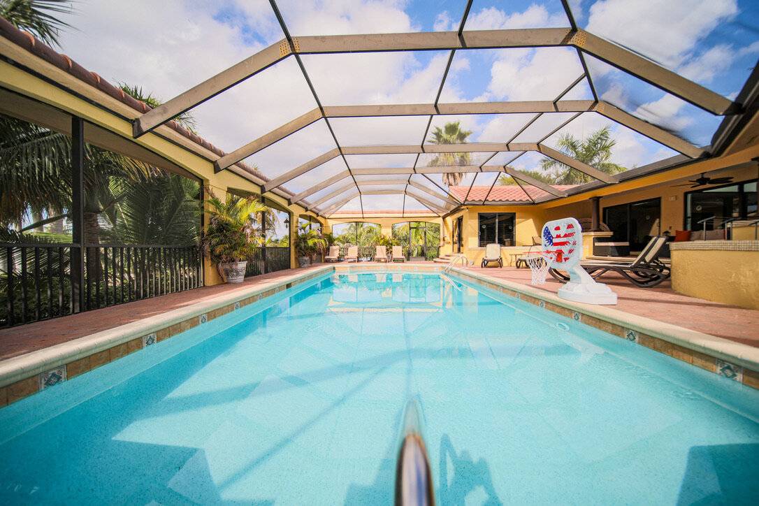 465 M² Villa ∙ 5 Bedrooms ∙ 14 Guests - Marco Island, FL