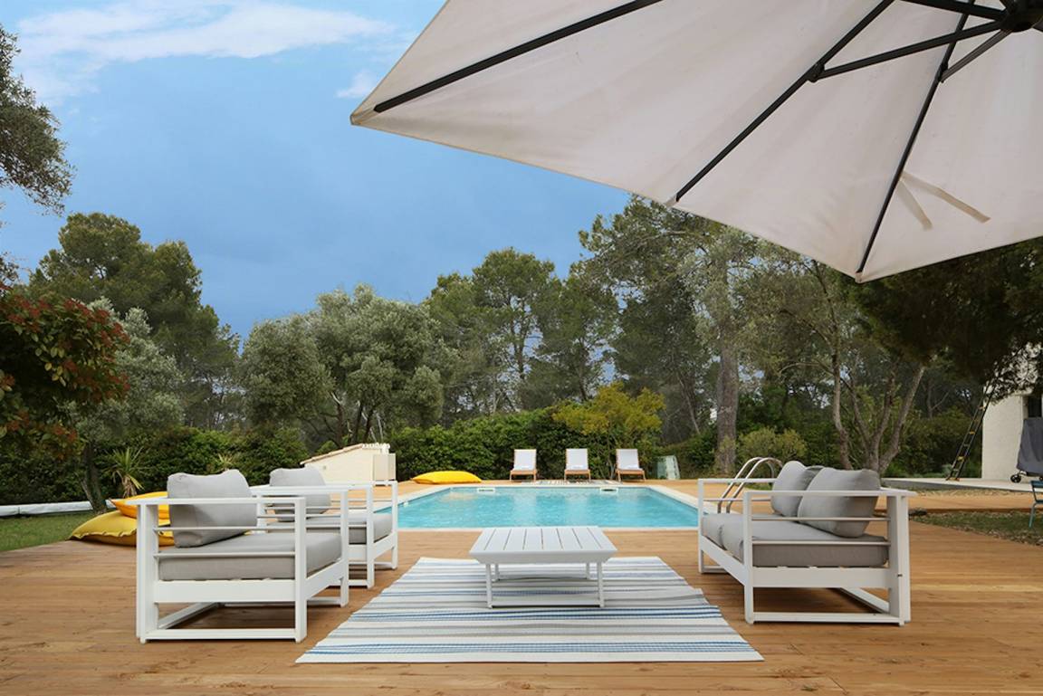 200 M² Maison De Vacances ∙ 5 Chambres ∙ 10 Personnes - Vendargues