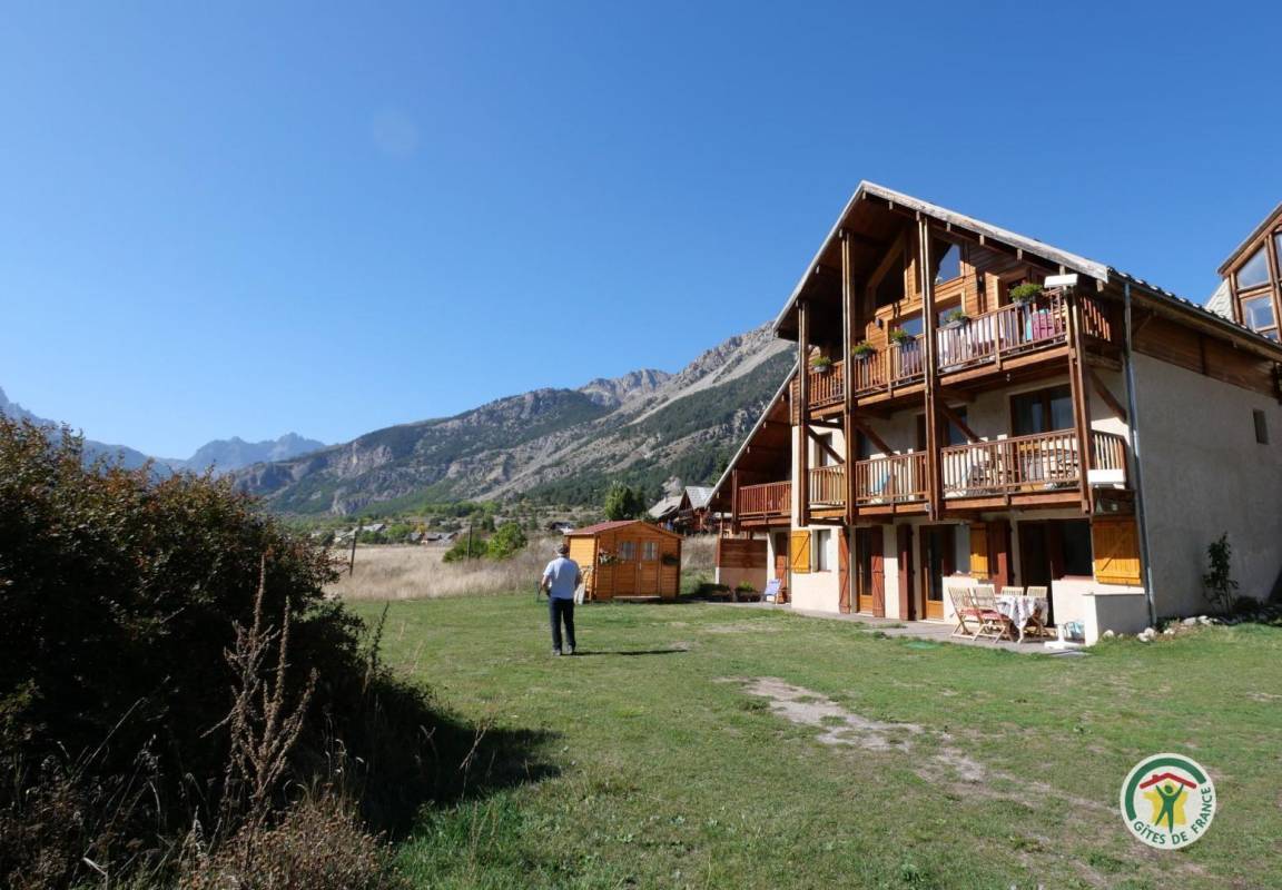 94 M² Gîte ∙ 3 Chambres ∙ 4 Personnes - Névache