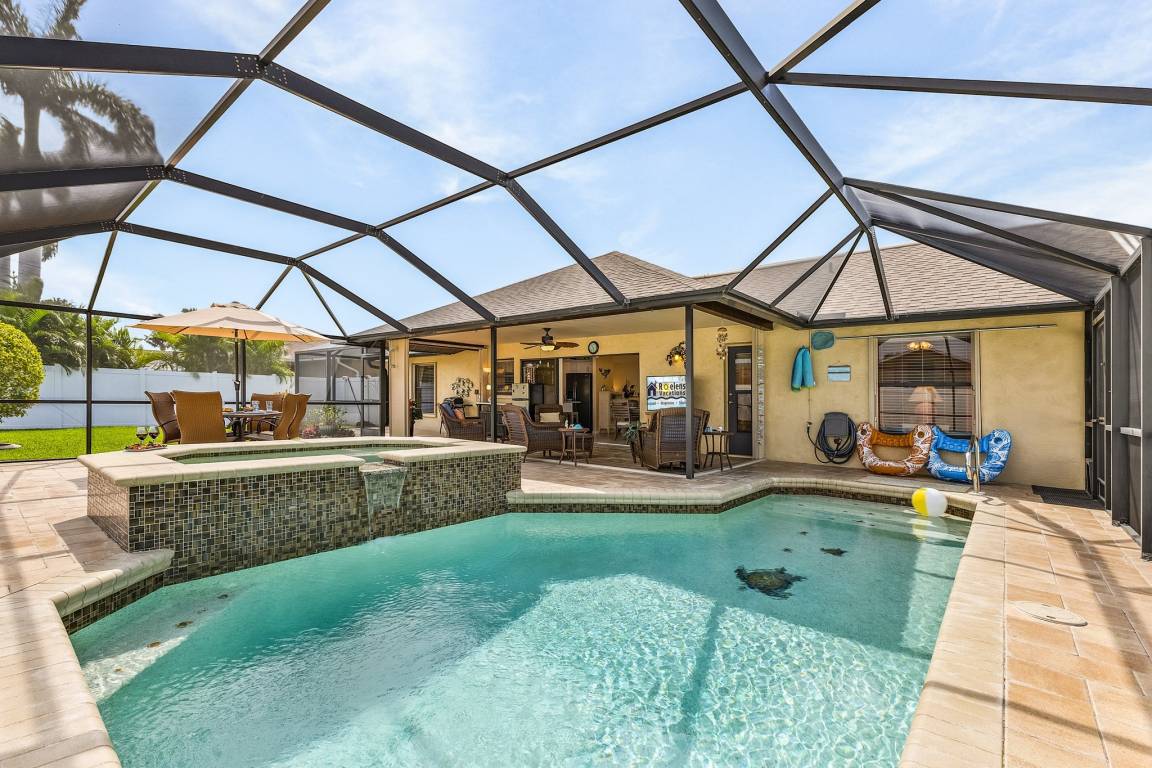 131 M² House ∙ 3 Bedrooms ∙ 8 Guests - Cape Coral, FL