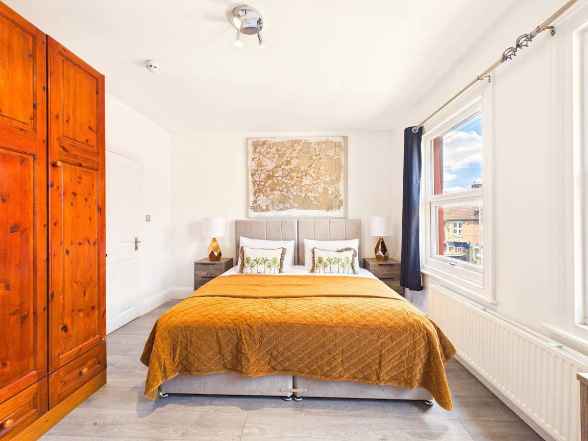 75 M² Casa Vacanza ∙ 4 Camere Da Letto ∙ 7 Ospiti - Luton