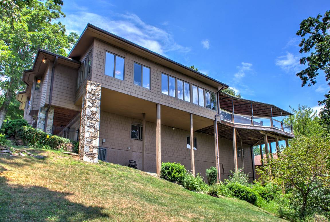 268 M² House ∙ 3 Bedrooms ∙ 6 Guests - Mountain Home, NC