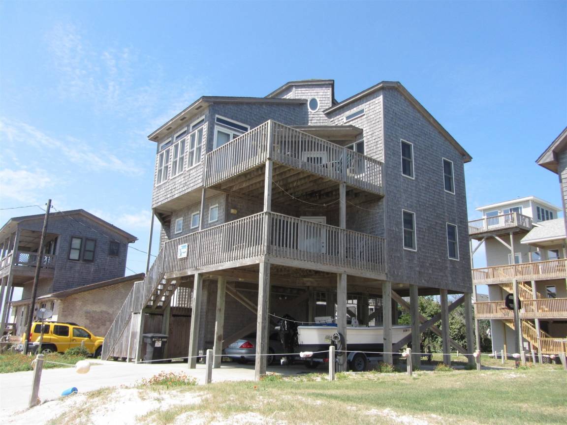Cottage ∙ 4 Bedrooms ∙ 10 Guests - Hatteras, NC