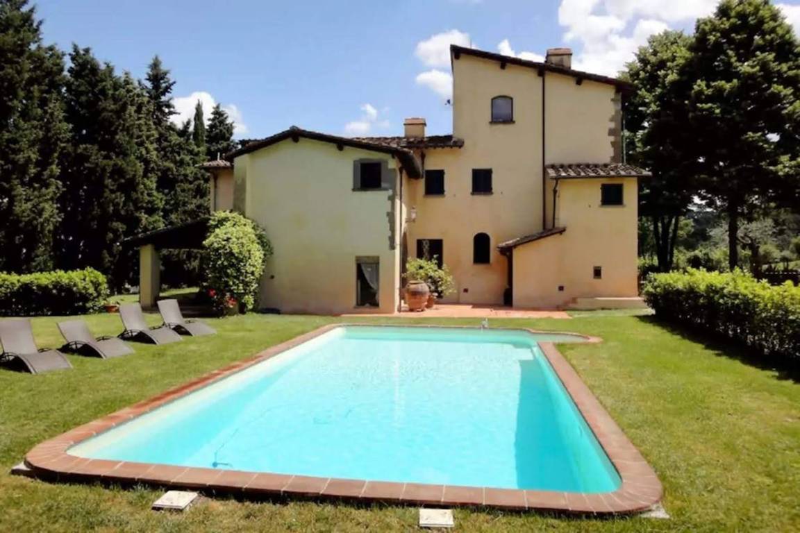 400 M² Maison De Vacances ∙ 7 Chambres ∙ 14 Personnes - Prato