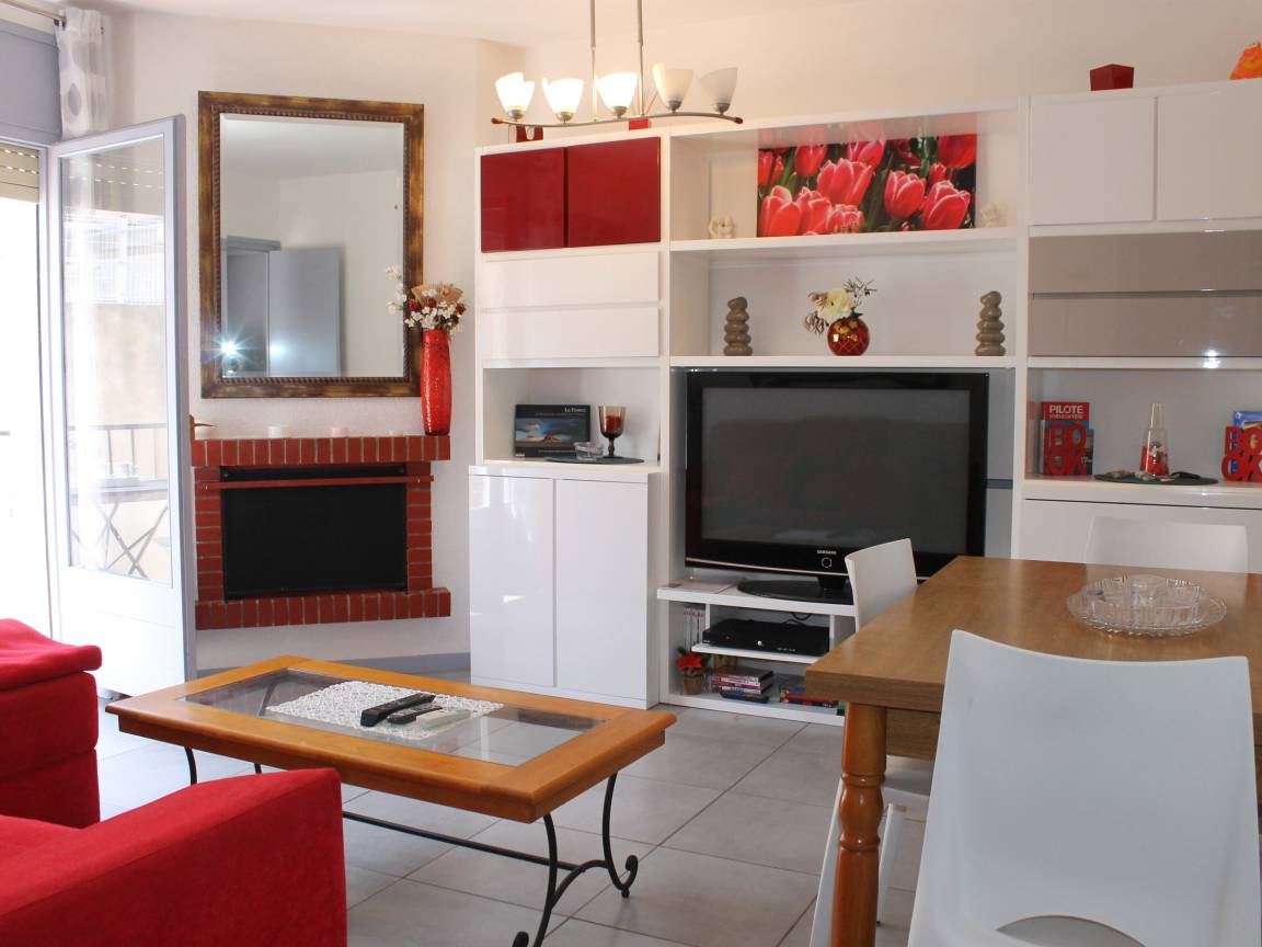 50 M² Apartment ∙ 2 Bedrooms ∙ 4 Guests - Roses