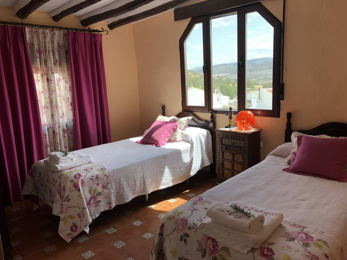 110 M² Casa ∙ 3 Habitaciones ∙ 6 Huéspedes - Zuheros