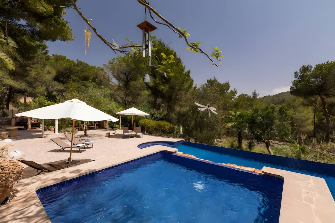 370 M² Villa ∙ 6 Bedrooms ∙ 12 Guests - Ibiza Airport (IBZ)