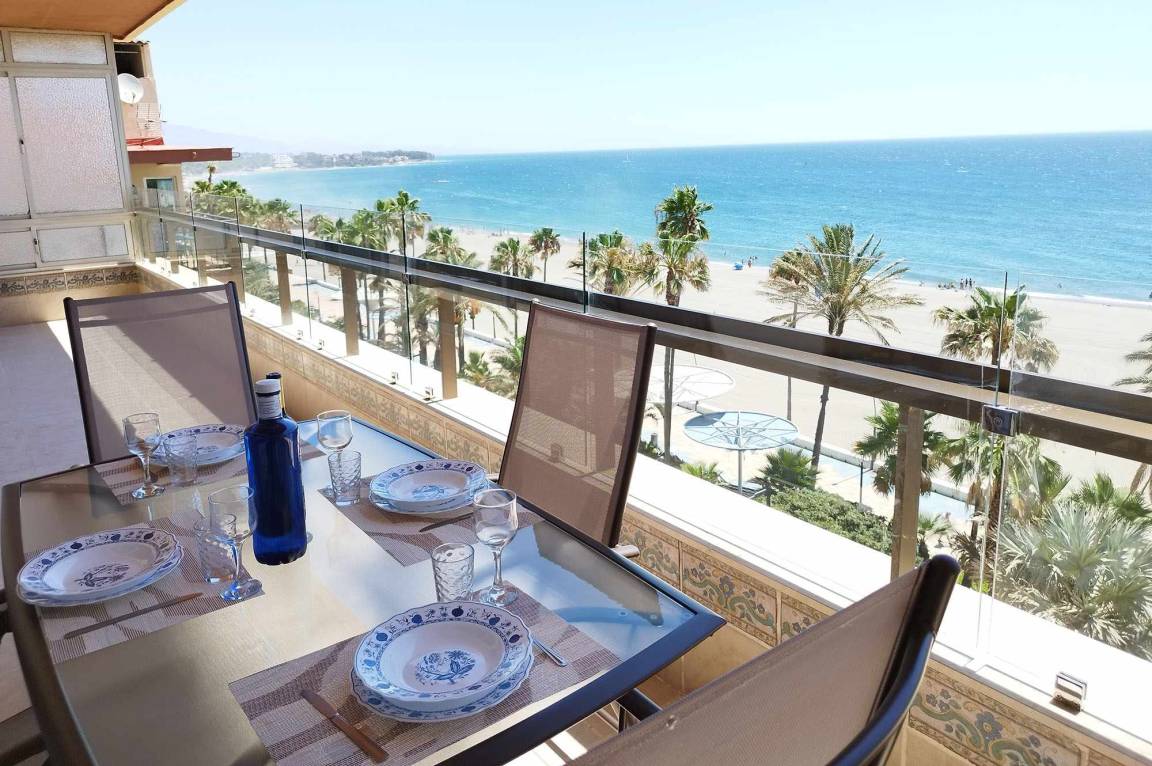 120 M² Apartment ∙ 3 Bedrooms ∙ 6 Guests - Estepona