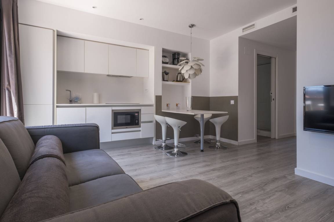60 M² Apartment ∙ 3 Bedrooms ∙ 6 Guests - Barcelona-El Prat Airport (BCN)