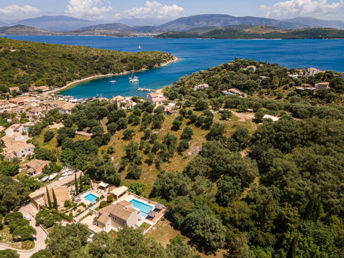 200 M² Villa ∙ 4 Bedrooms ∙ 8 Guests - Ksamil
