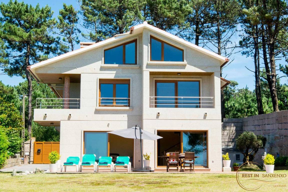House ∙ 4 Bedrooms ∙ 9 Guests - Portonovo