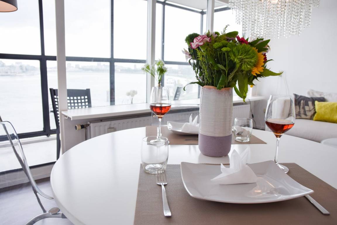 85 M² Apartment ∙ 2 Bedrooms ∙ 2 Guests - Rotterdam