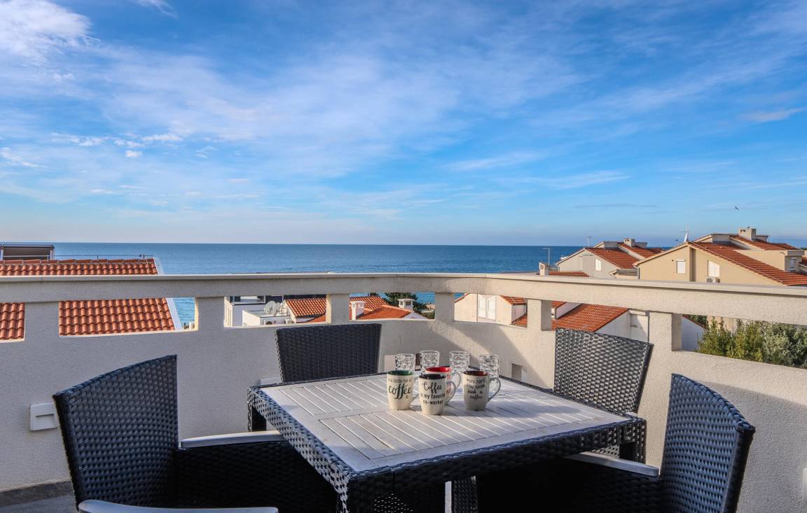 130 M² Apartment ∙ 3 Bedrooms ∙ 8 Guests - Novalja