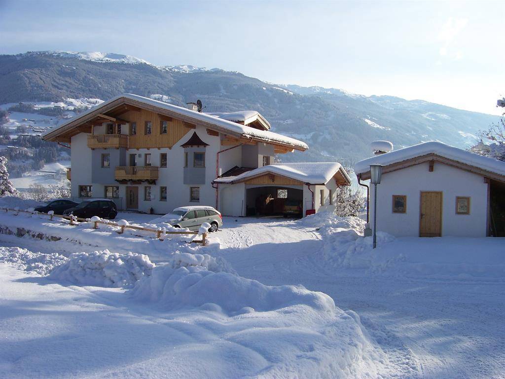 70 M² Apartment ∙ 2 Bedrooms ∙ 4 Guests - Zillertal