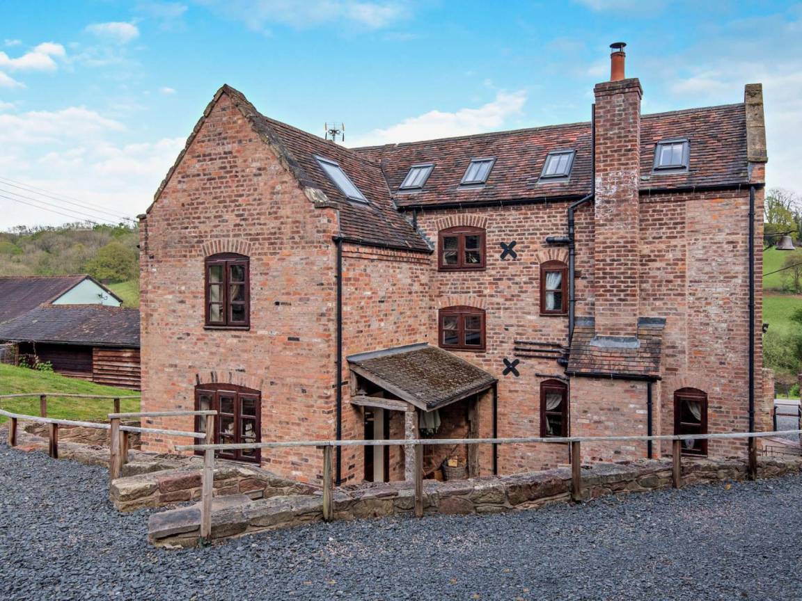 Cottage ∙ 4 Bedrooms ∙ 8 Guests - Bewdley