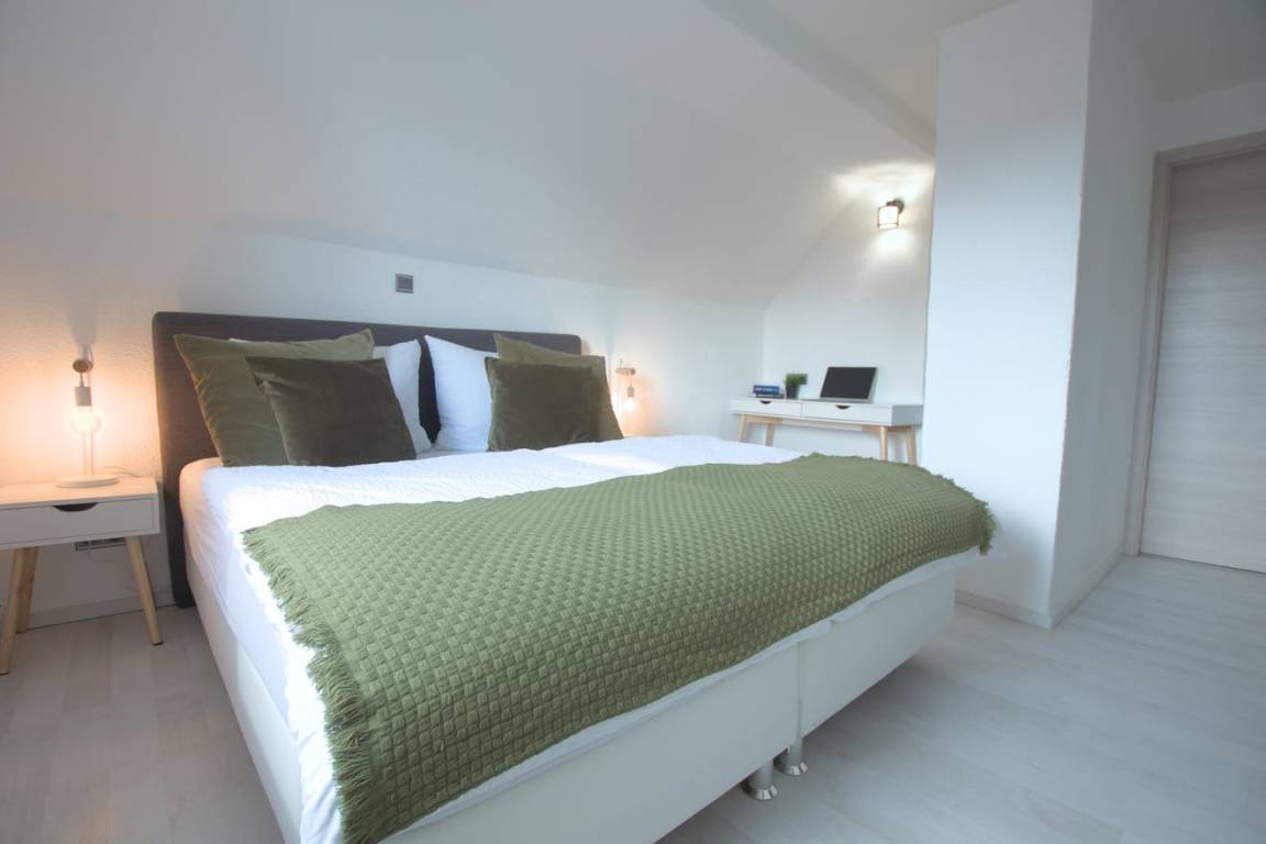 84 M² Ferienwohnung ∙ 2 Schlafzimmer ∙ 4 Gäste - Bad Wimpfen