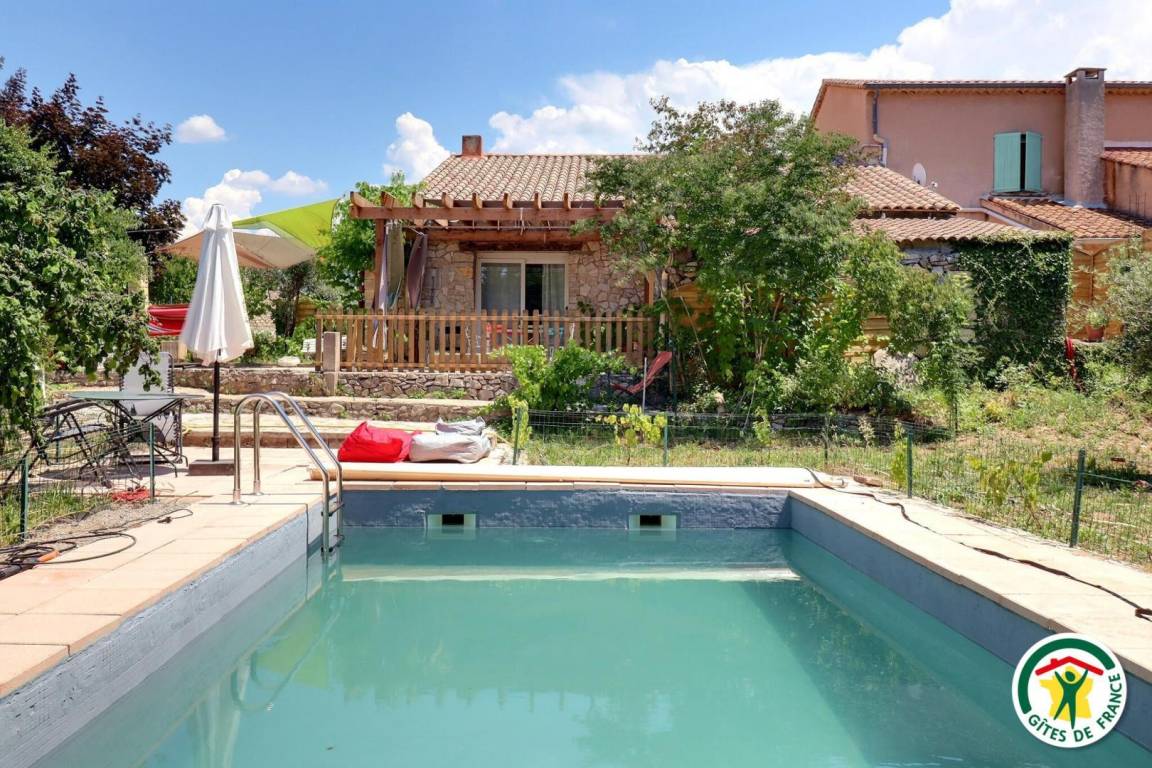 181 M² Gîte ∙ 3 Chambres ∙ 6 Personnes - Drôme
