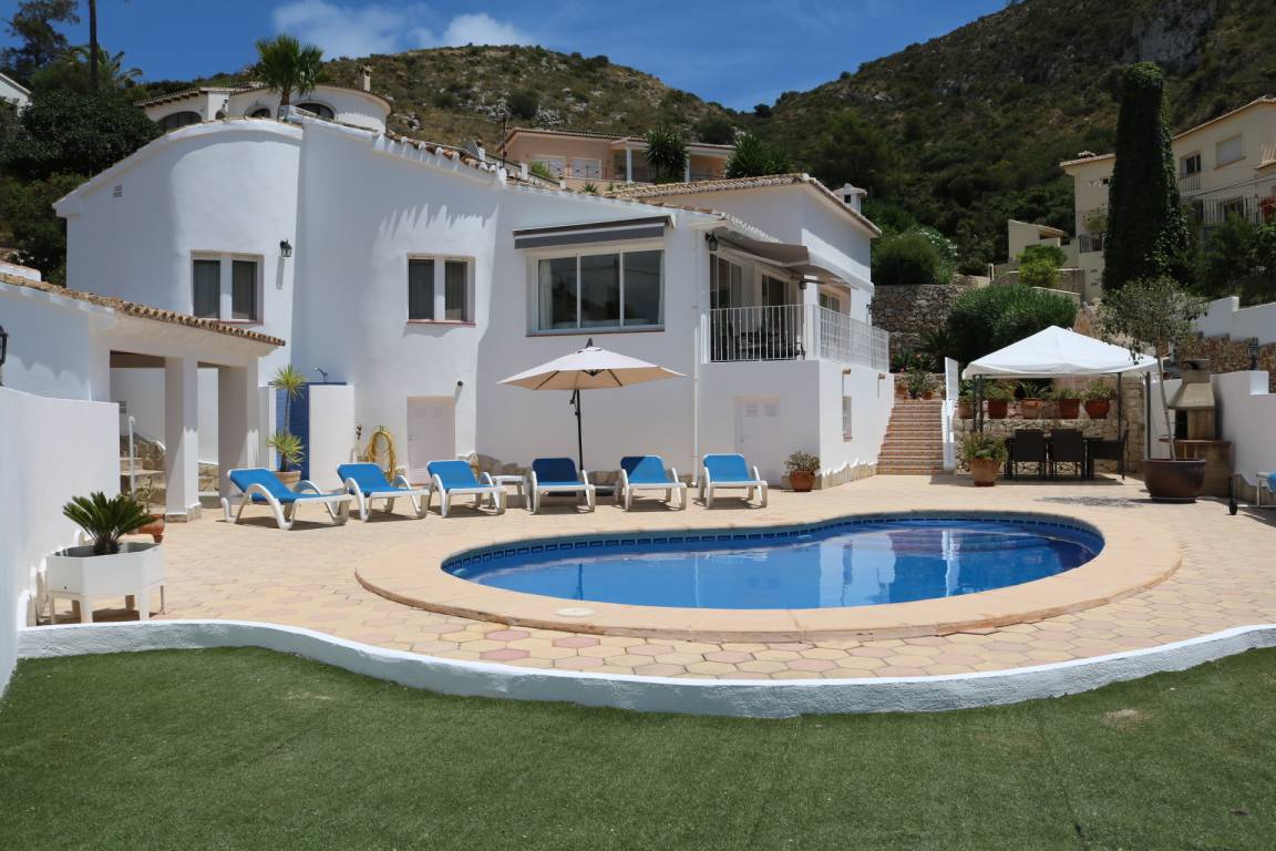 160 M² Villa ∙ 3 Bedrooms ∙ 8 Guests - Moraira