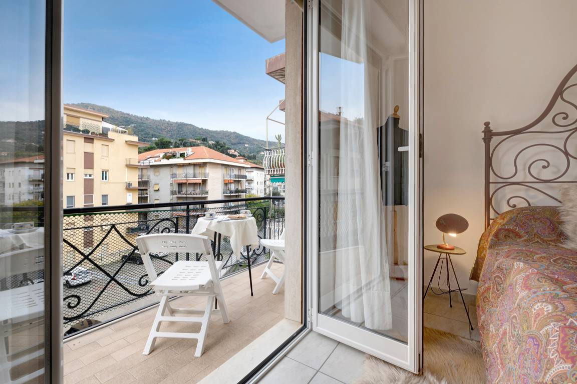 65 M² Apartment ∙ 2 Bedrooms ∙ 4 Guests - Alassio