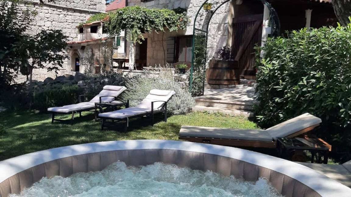 120 M² Ferienhaus ∙ 2 Schlafzimmer ∙ 6 Gäste - Baška Voda