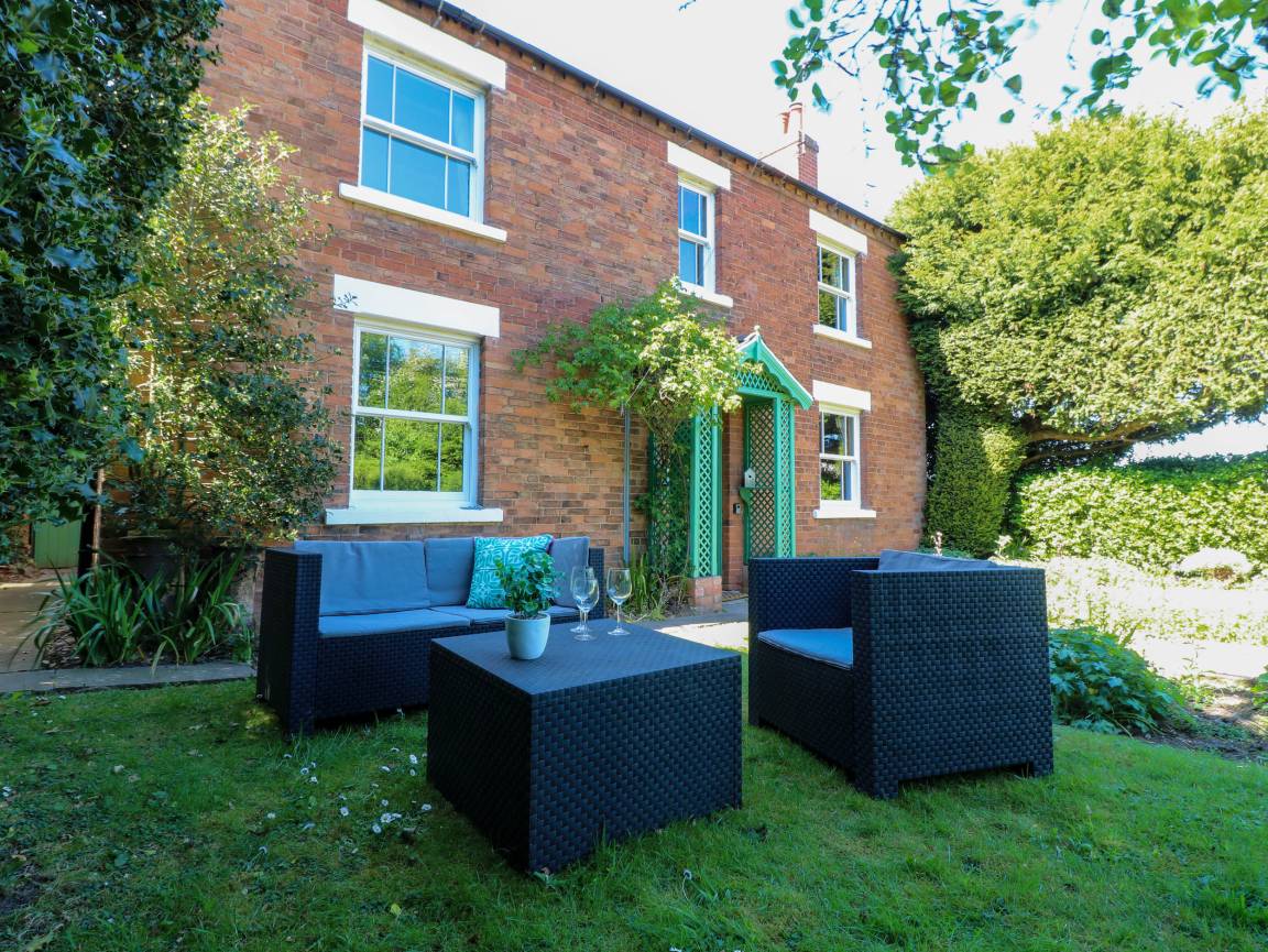 Cottage ∙ 3 Bedrooms ∙ 5 Guests - Southwell