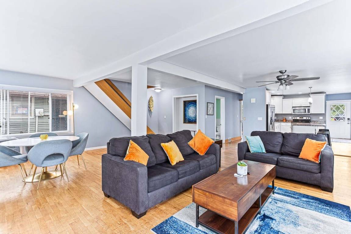 196 M² House ∙ 4 Bedrooms ∙ 10 Guests - Michigan State University, Michigan