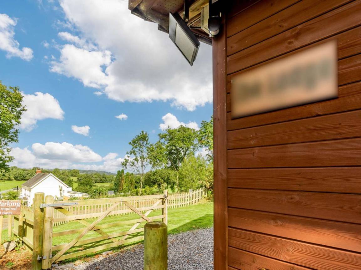 Lodge ∙ 2 Bedrooms ∙ 4 Guests - Wales