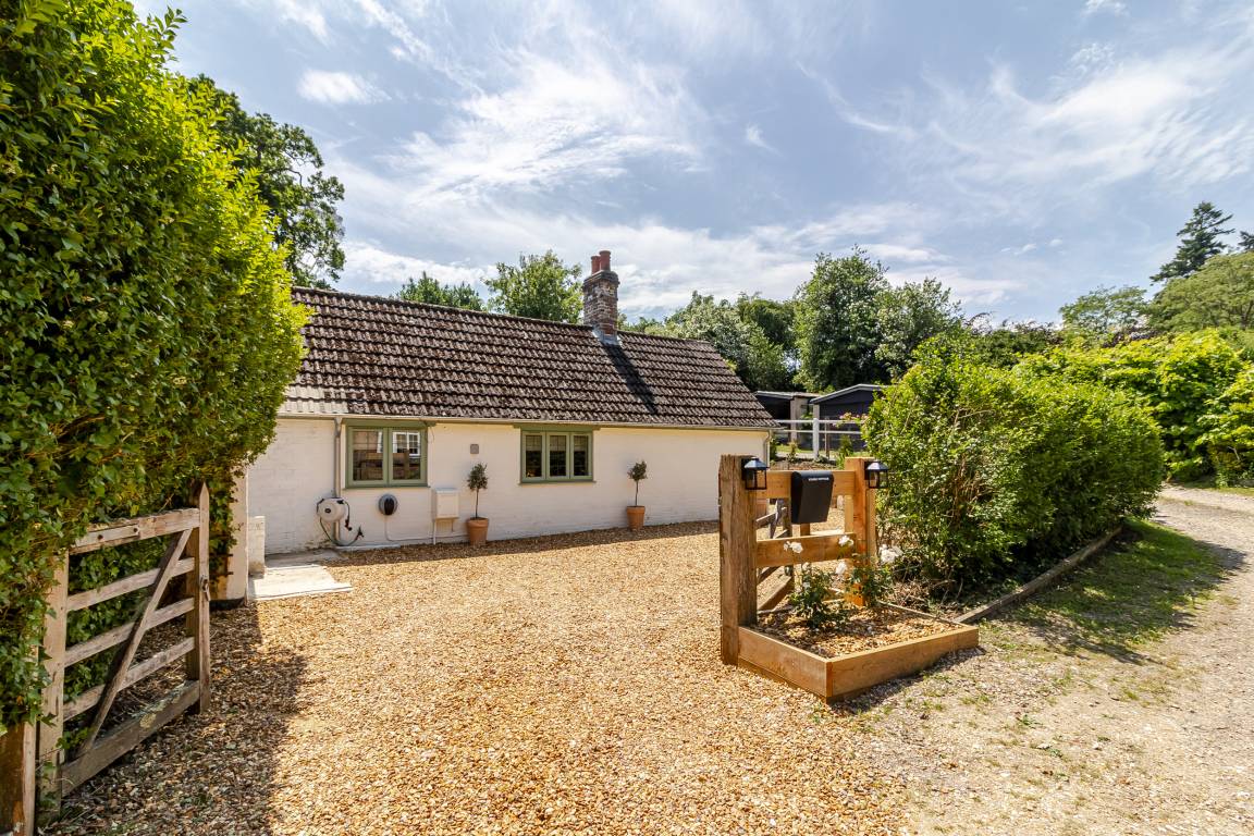 Cottage ∙ 3 Bedrooms ∙ 6 Guests - Ringwood