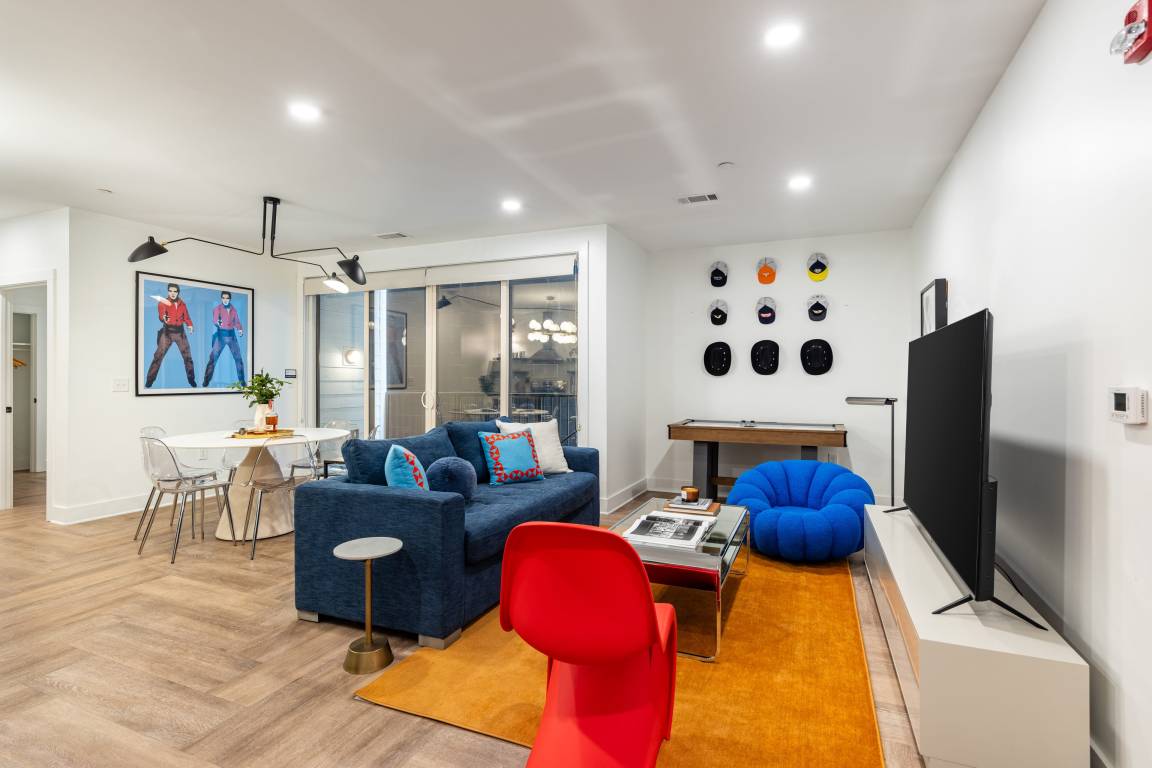 2269 M² Hotel ∙ 4 Bedrooms ∙ 12 Guests - Nashville, TN